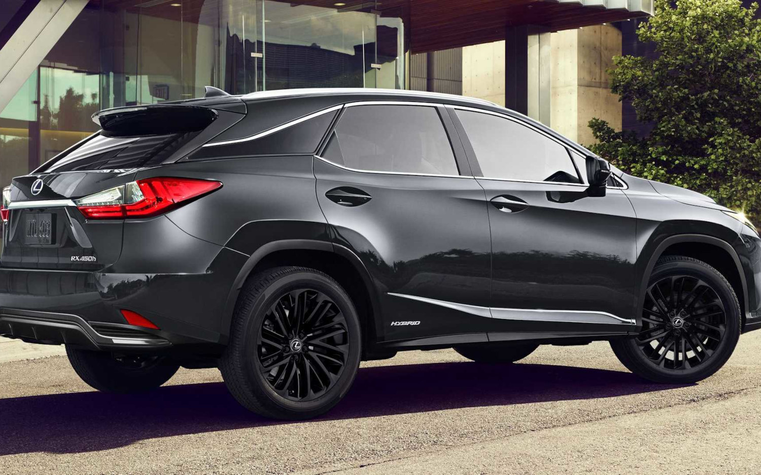 Comparison - Lexus RX 500h 2023 - vs - Lexus RX 450h Black Line 2022 | SUV Drive